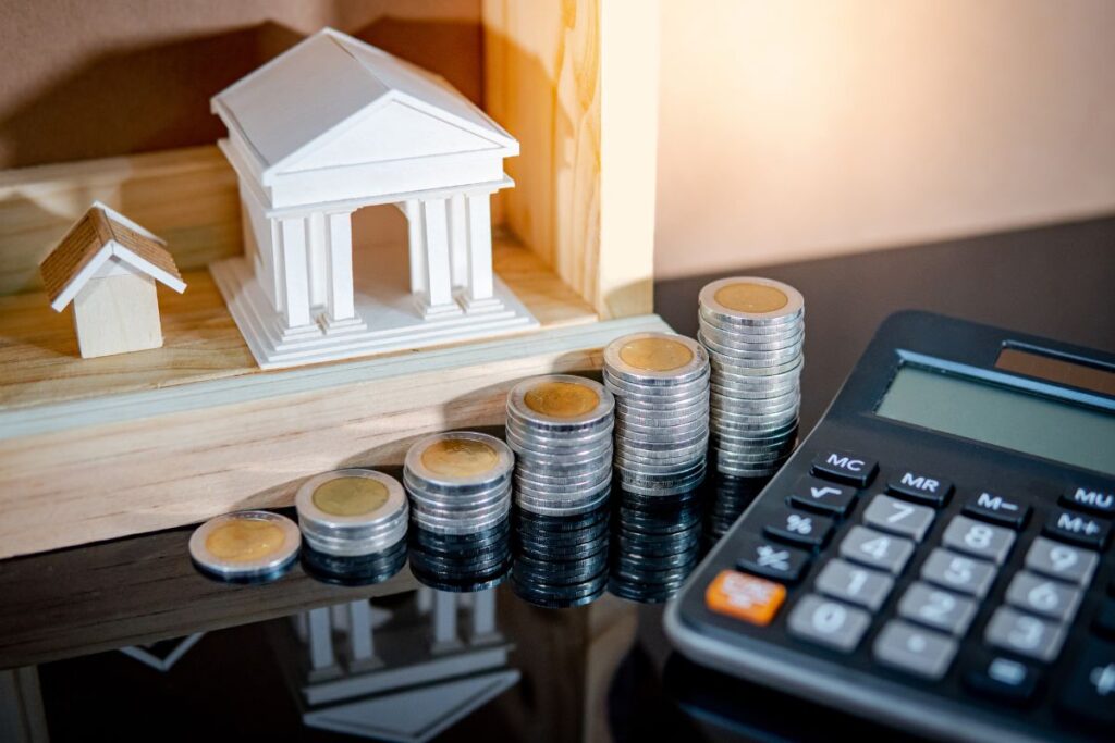 Why Do Banks Pay Interest on Savings Accounts? | Miami Herald