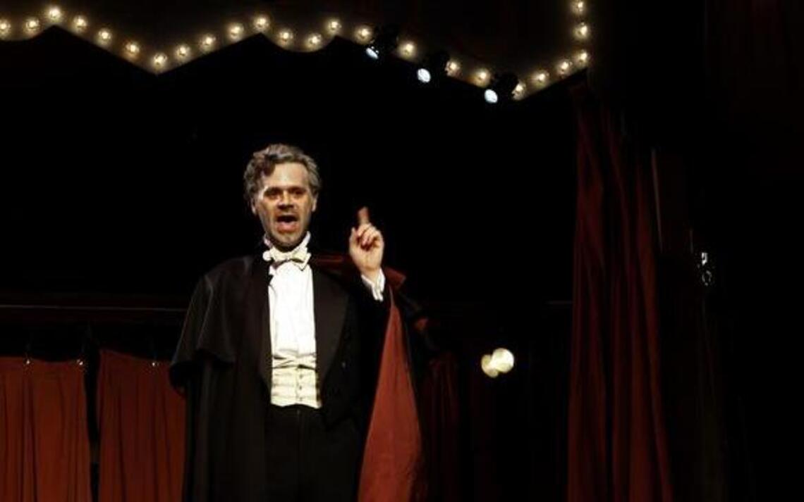 Dennis Watkins brings magic back to the Arsht in ‘The Magnificents ...
