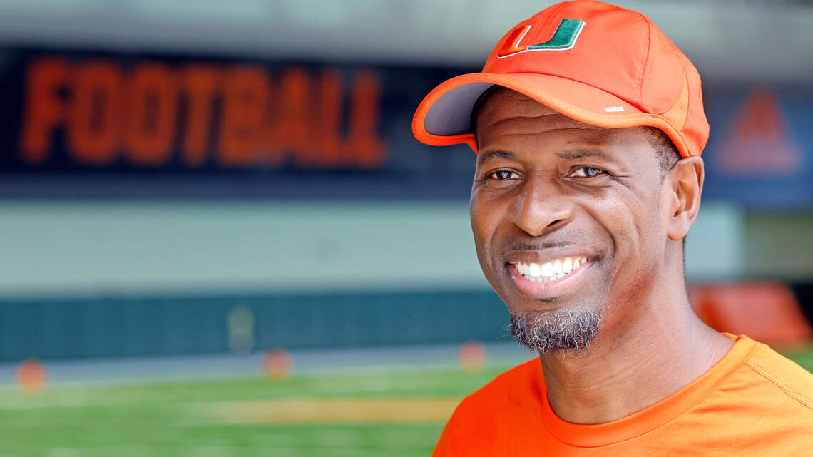 UM receivers coach channels 2001 title experience this week | Miami Herald