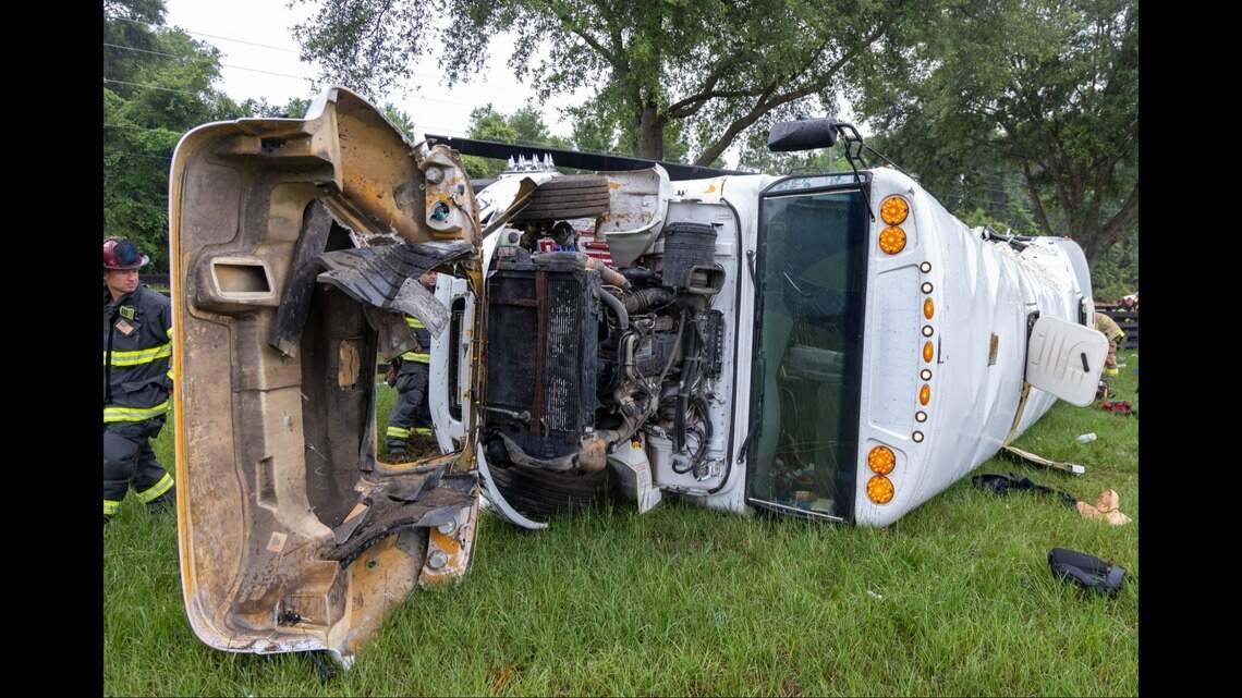 8 farm workers die, 38 hurt in bus crash, Florida cops say | Miami Herald