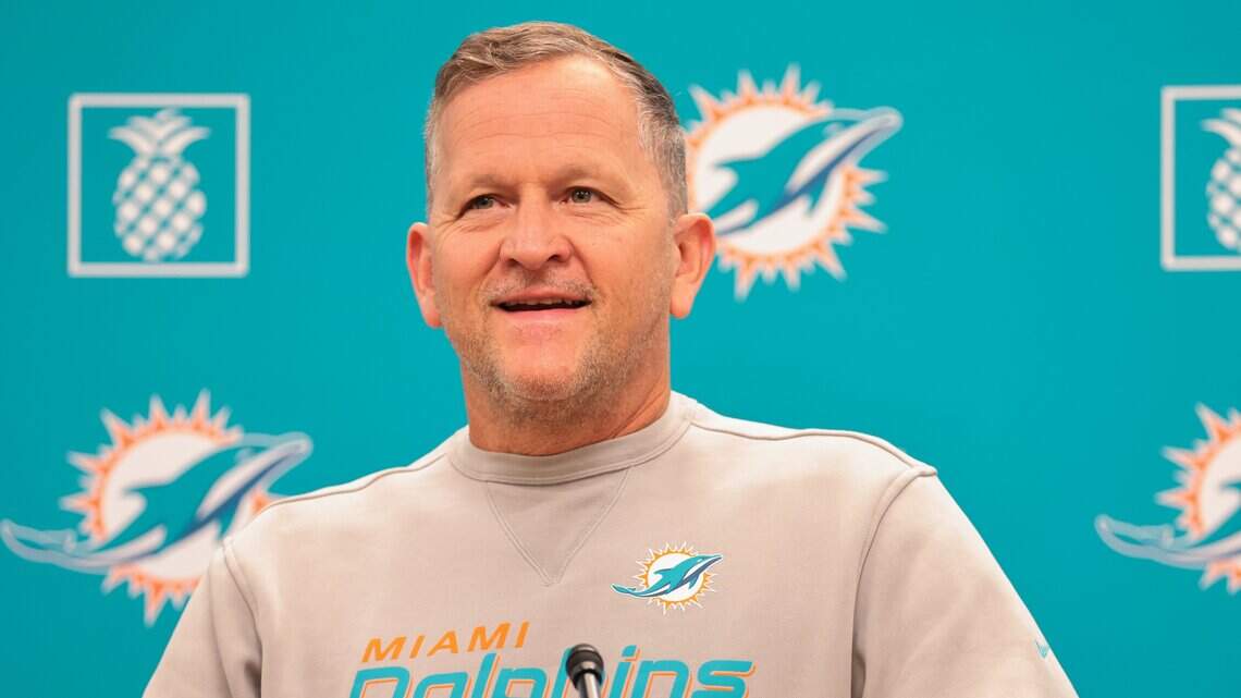 Dolphins retain Austin Clark, Joe Barry. And personnel news | Miami Herald