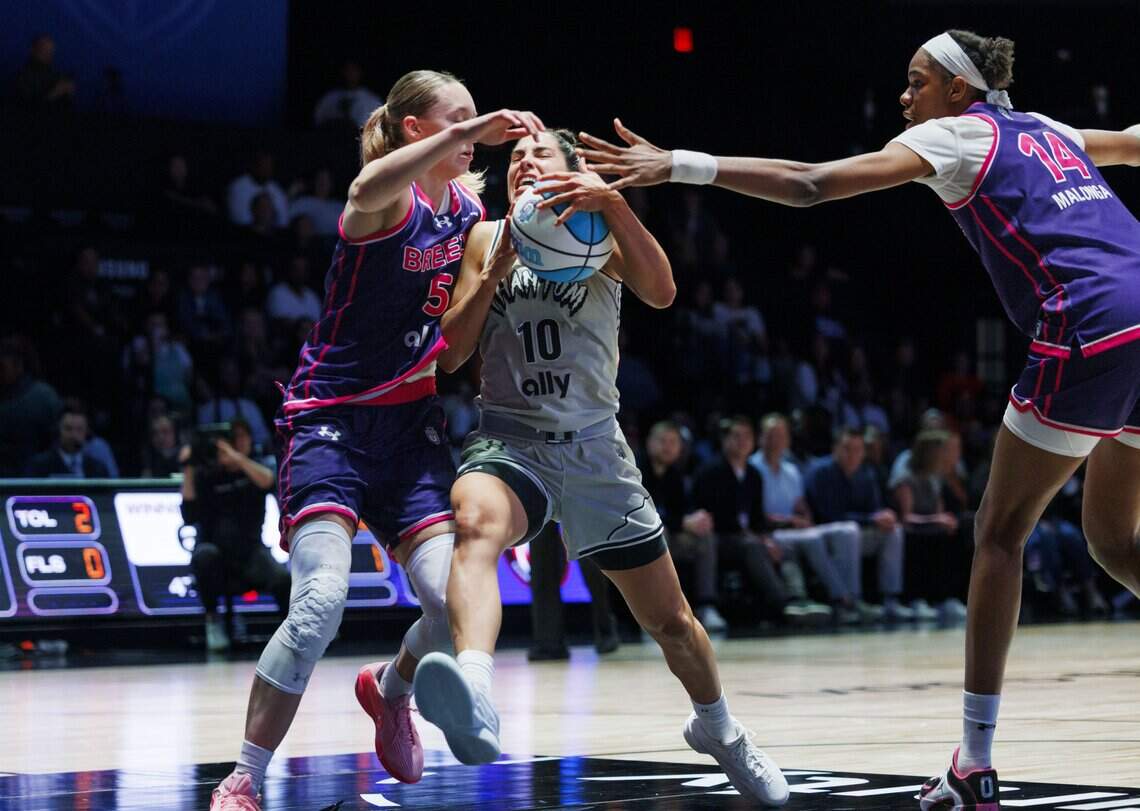 Unrivaled 3-on-3 tests Bueckers' stamina, reads, and speed | Miami Herald