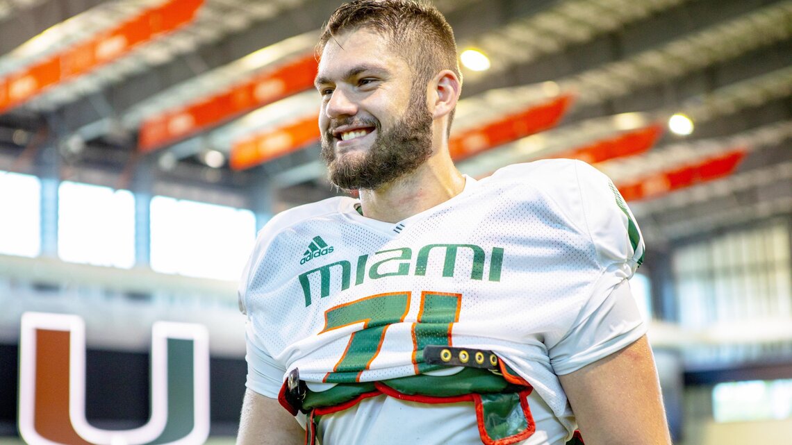 Miami DE Patchan surprises two-time UM national champion dad | Miami Herald