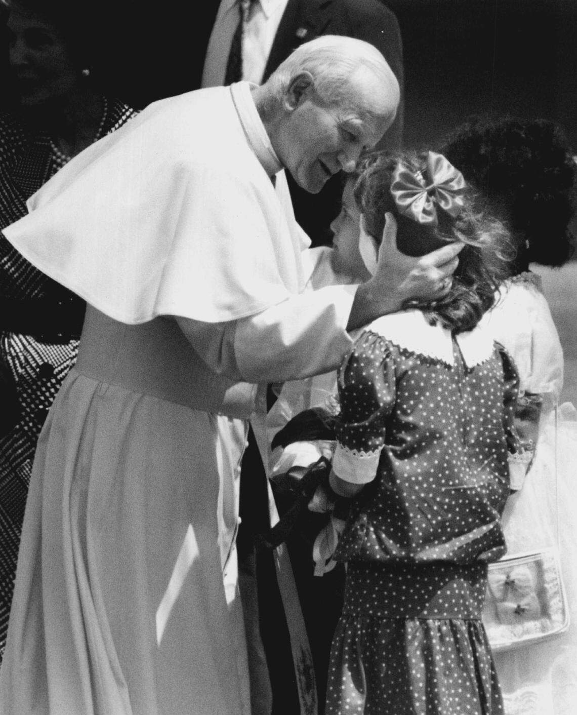 When Pope John Paul II blessed Miami during a storm | Miami Herald