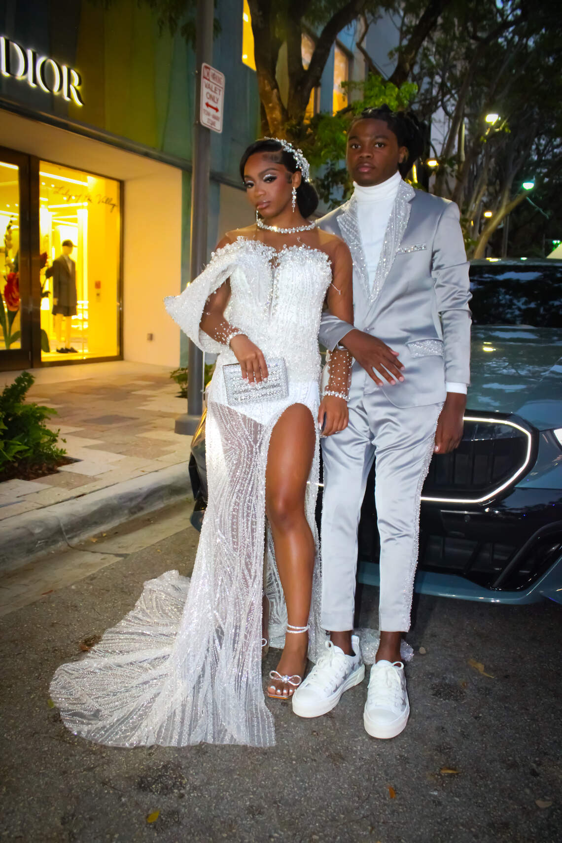Take a look how Miami Northwestern seniors pulled up to prom | Miami Herald