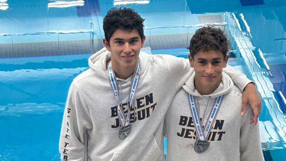 De Angulo cousins hope to lead Belen to swimming glory | Miami Herald