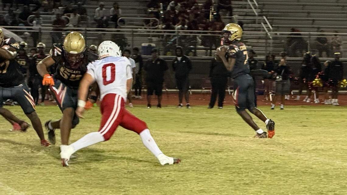 Cardinal Gibbons outlasts Coconut Creek in defensive battle | Miami Herald