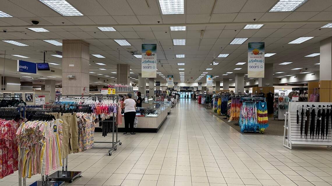 Watch video: What’s going on at the Miami-Coral Gables Sears | Miami Herald