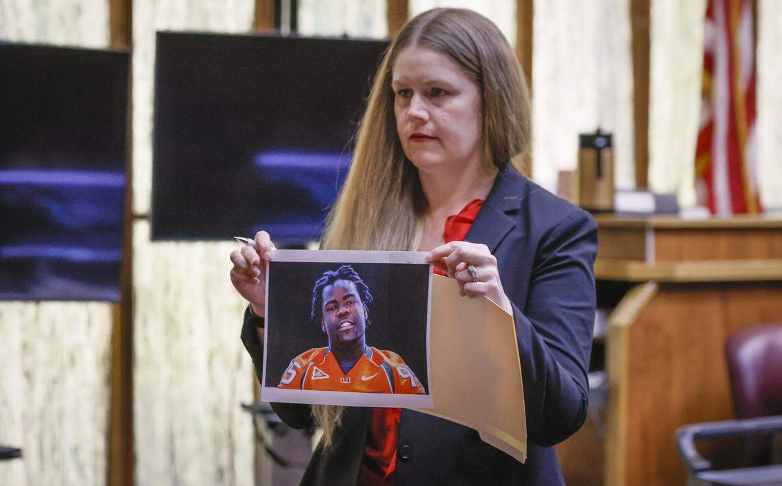 Jury sees graphic photos of Bryan Pata murder during trial | Miami Herald