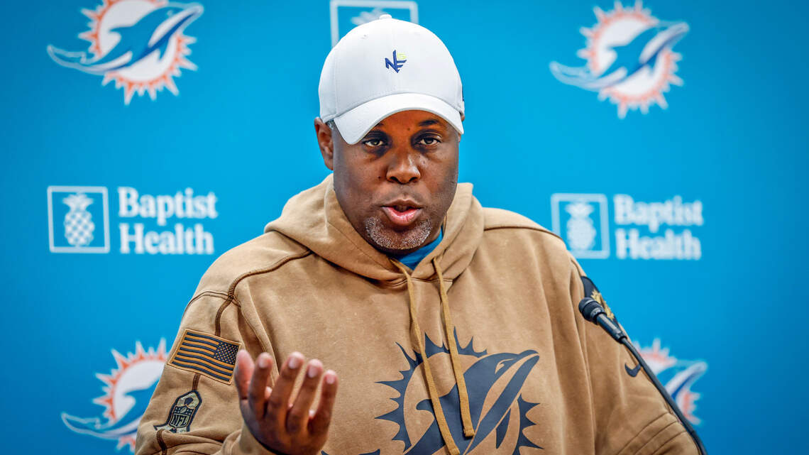 Dolphins bring in more defensive tackles in draft process. And notes ...