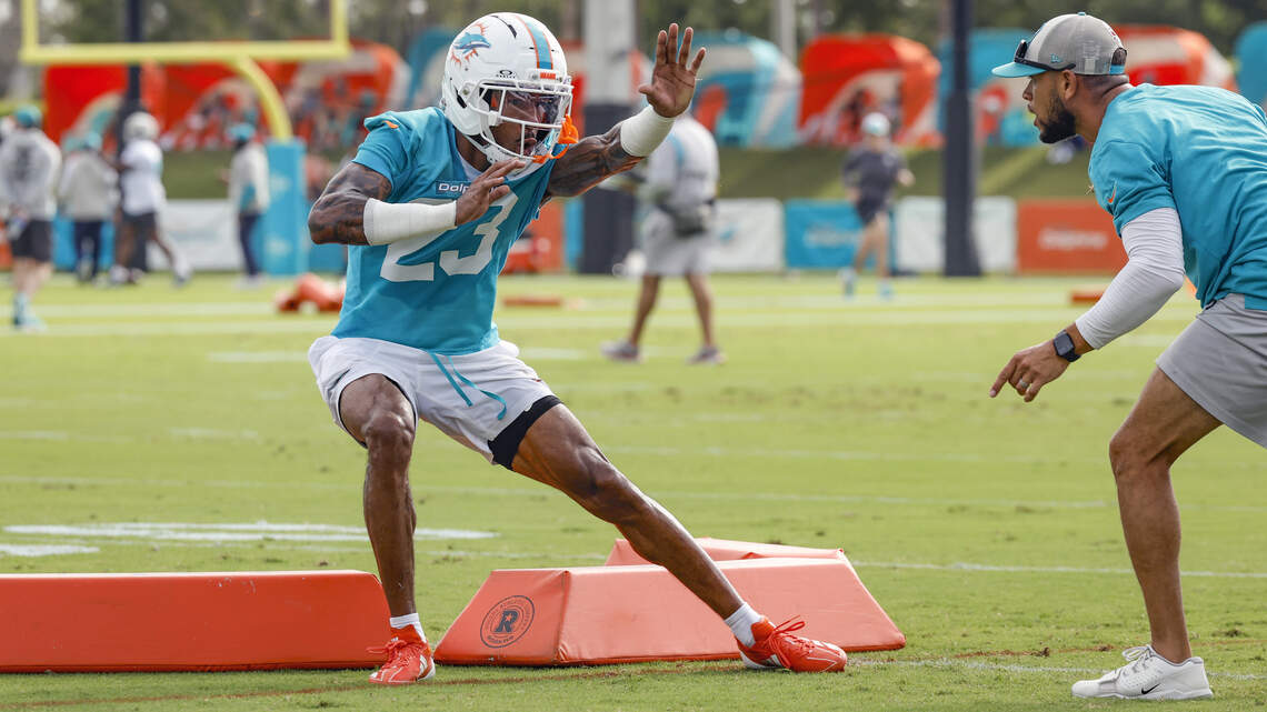 Jack Jones, Mike Hilton receiving a last chance in Miami | Miami Herald