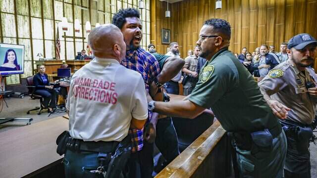Chaos erupts in sneaker murder trial during sentencing | Miami Herald