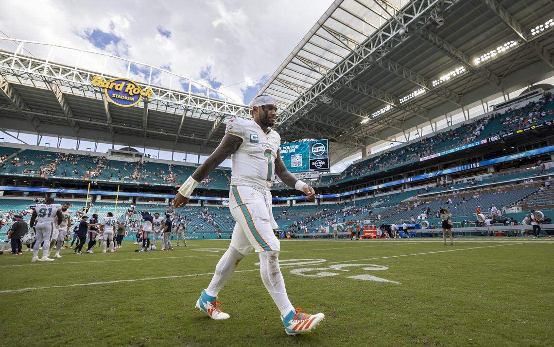 Ex-MVP dissects shortcomings in Tagovailoa, Dolphins offense | Miami Herald