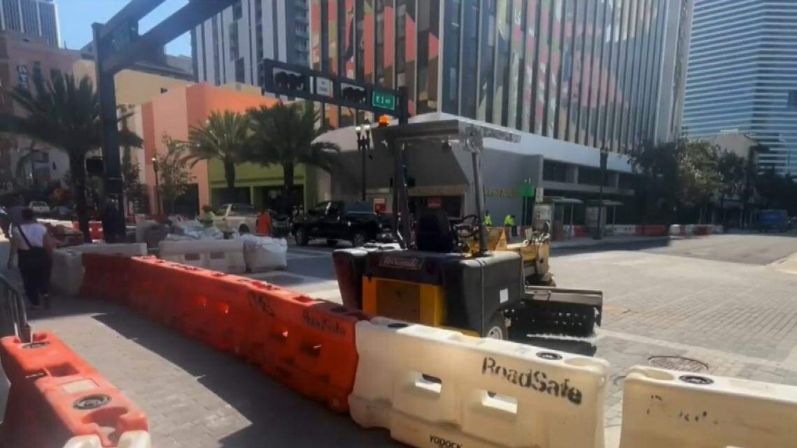Flagler St. makeover restarts to help struggling businesses | Miami Herald