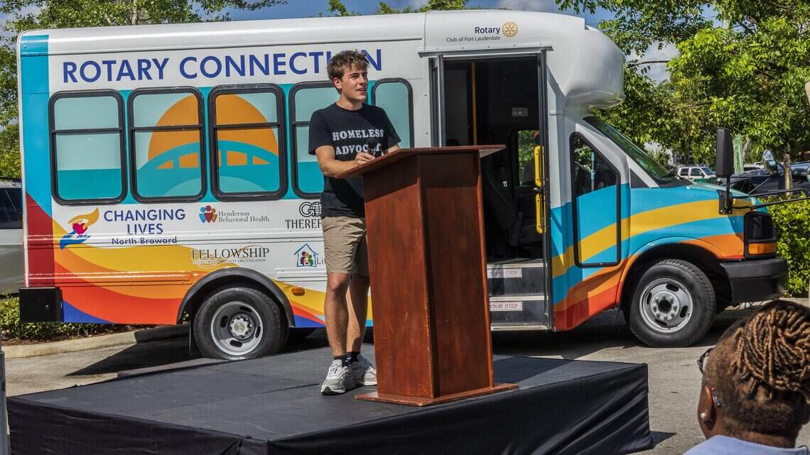Free bus in Fort Lauderdale offers hope to homeless | Miami Herald