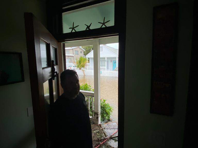 Hurricane Ian swamps Key West neighborhood with water | Miami Herald