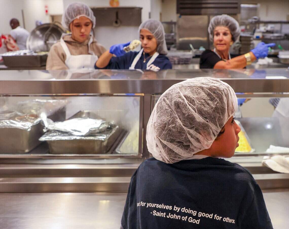 Camillus House Thanksgiving serves hope in Miami community | Miami Herald