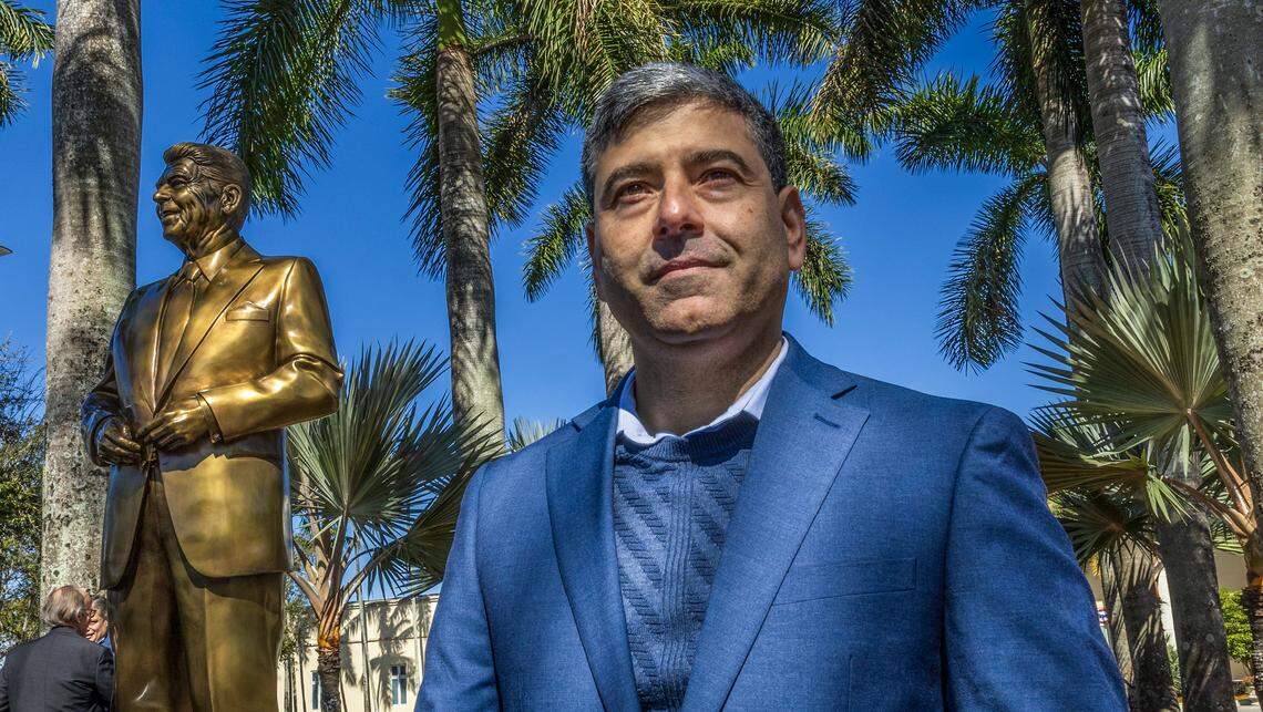 Reagan statue unveiled at FIU on his 115th birthday | Miami Herald