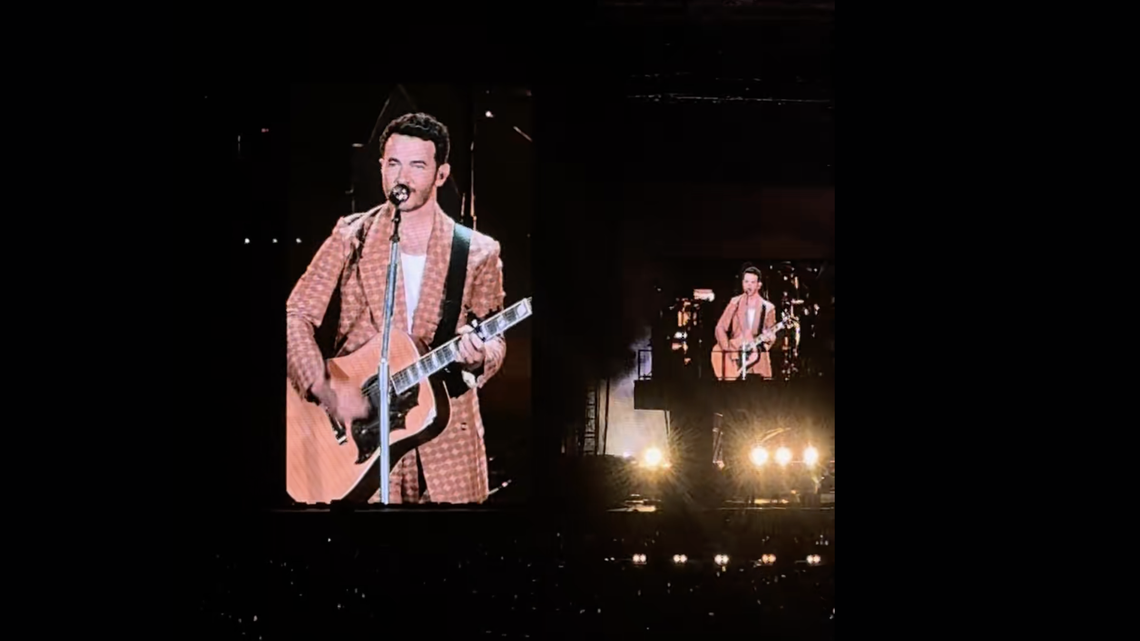 Kevin Jonas does first Jonas Brothers solo at Fenway Park | Miami Herald