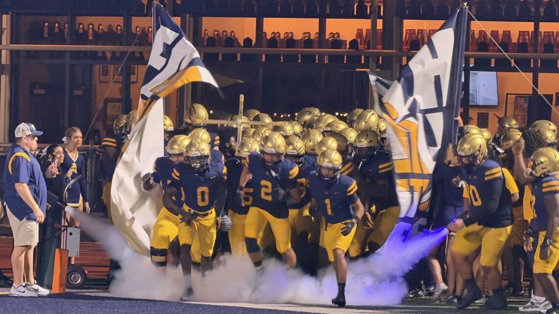 Aquinas moves closer to a seventh consecutive state title | Miami Herald