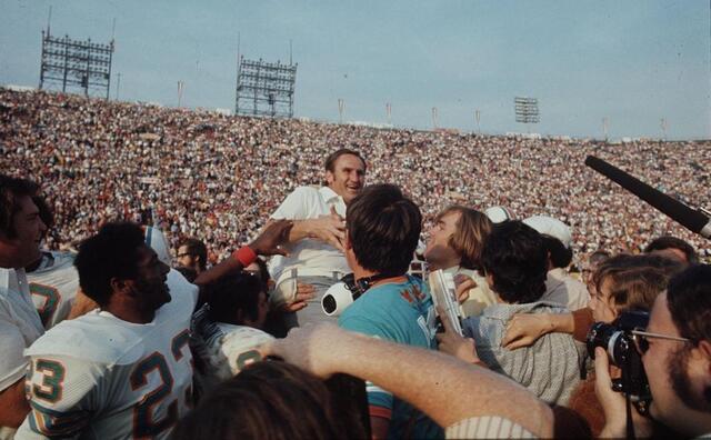 How Miami Dolphins fans celebrated Super Bowl VII, perfect season ...